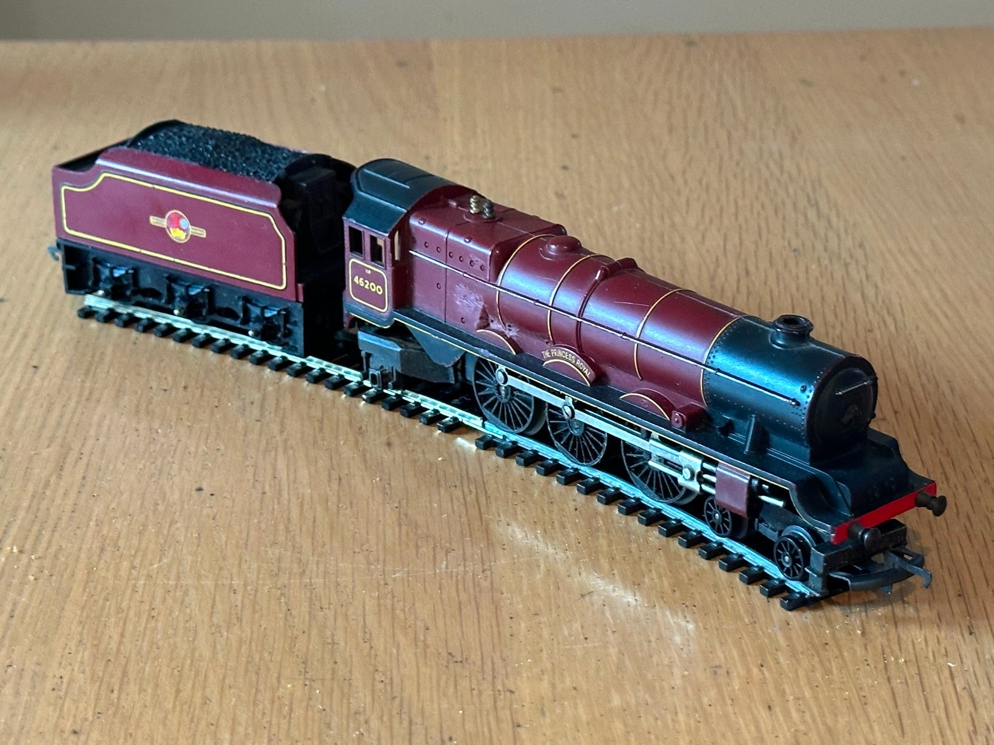 Tri-ang R258-8P Class 8P 4-6-2 'The Princess Royal' 46200 in BR Maroon ...