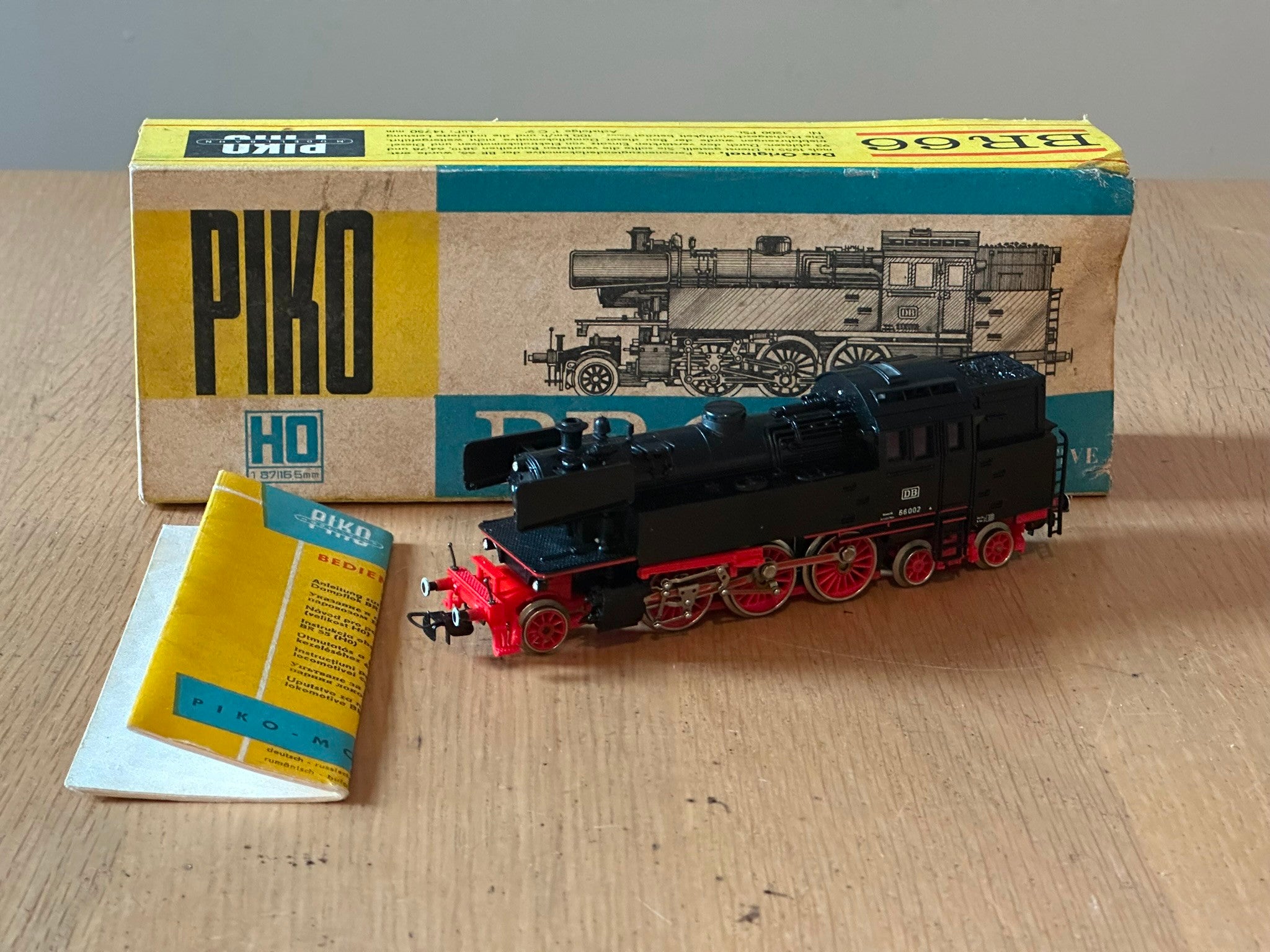 Piko HO BR 66 Steam Locomotive Code 8472-53. Fully tested and working ...