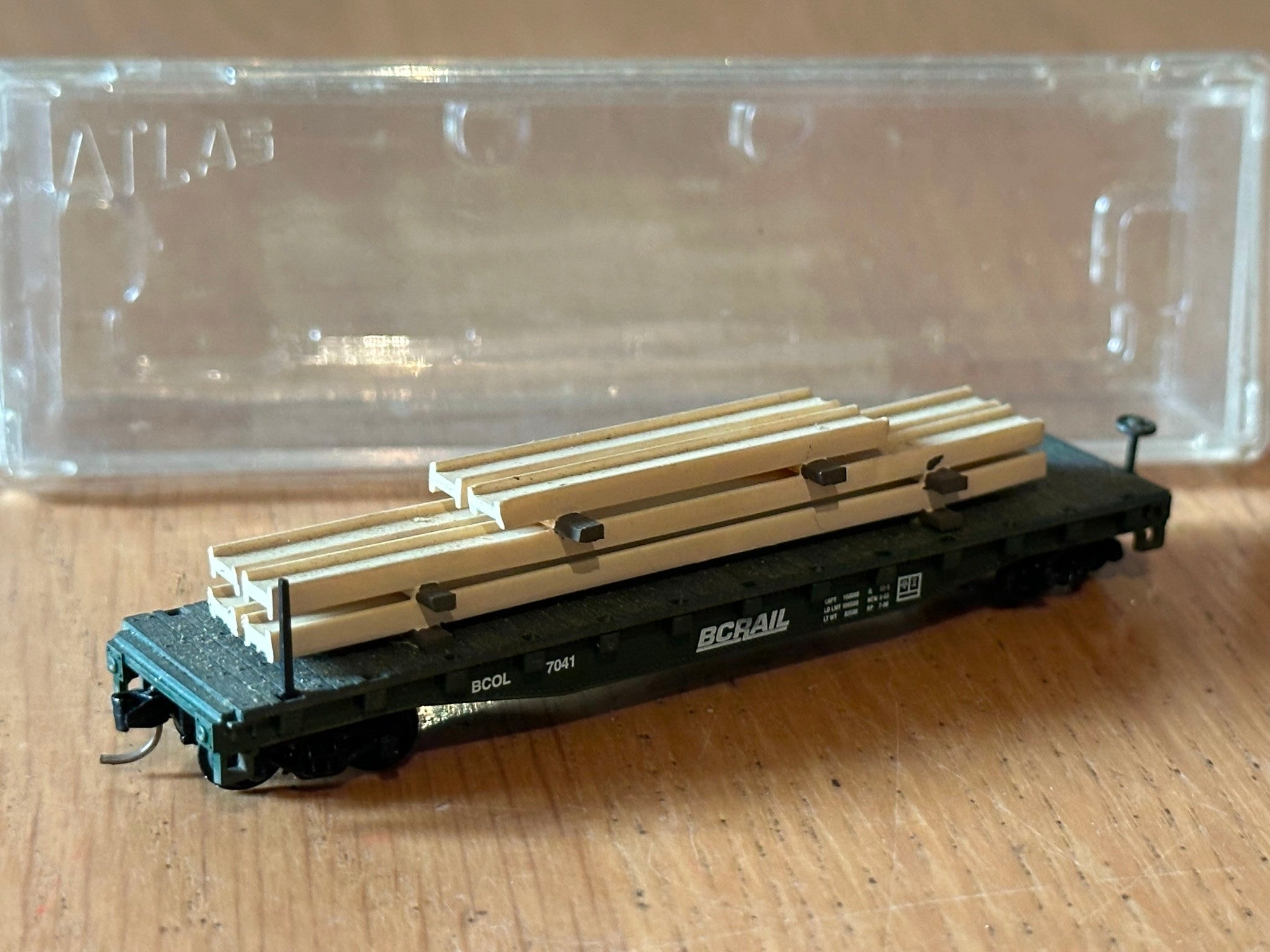 N Gauge US Outline Atlas 37801ATL 50' single TOFC flat car BC Rail wit ...