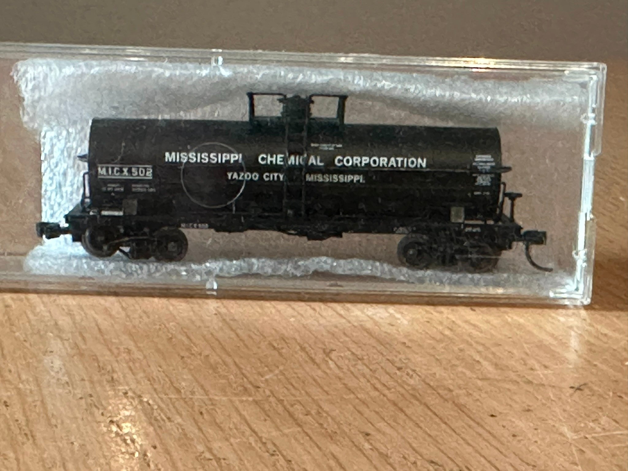N Gauge US Outline Atlas - Mississippi Chemical 11,000 Gallon Tank Car ...