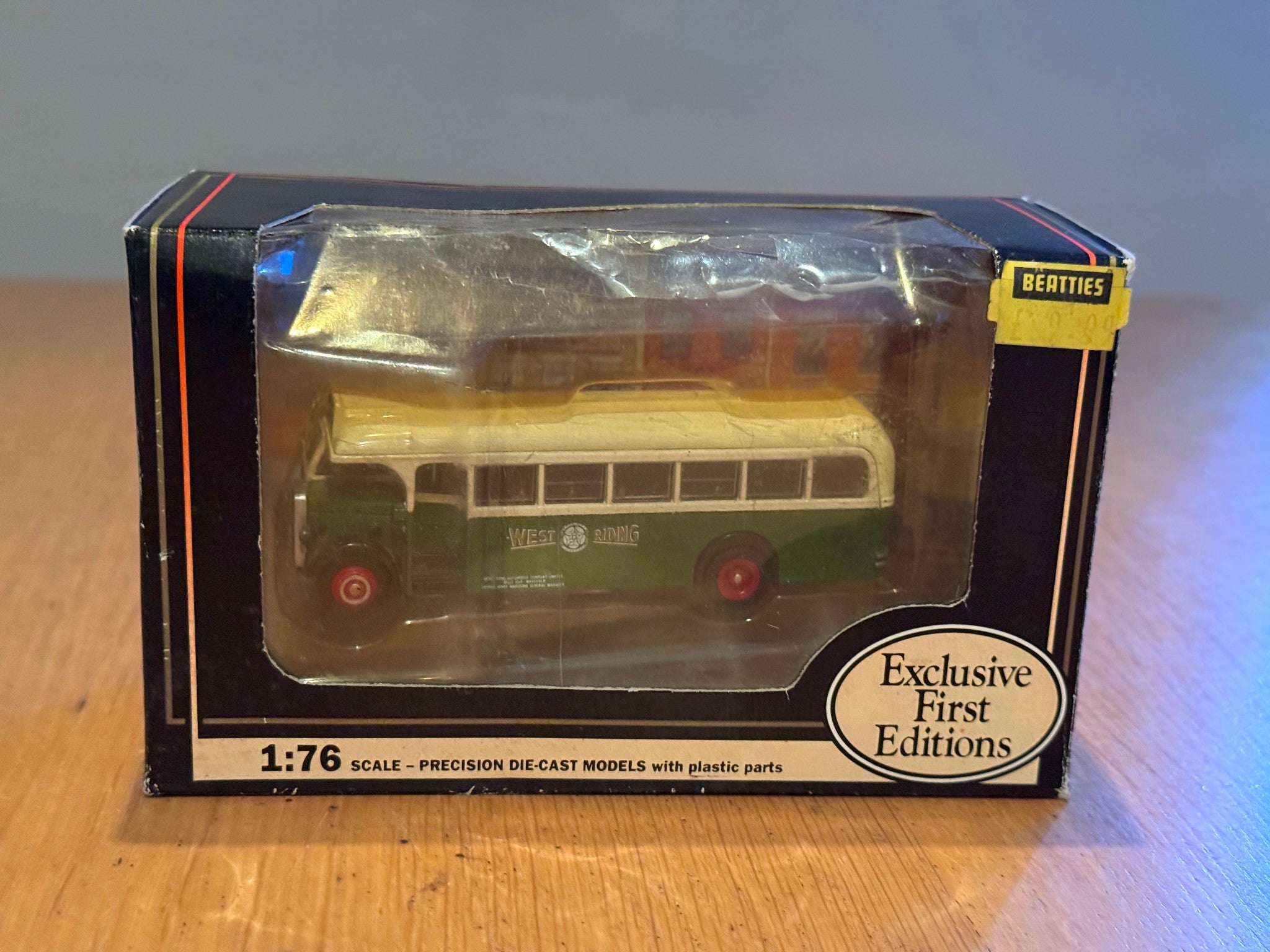 EFE OO Gauge 1:76 18401 - Leyland TS8 Tiger Type B - West Riding ...