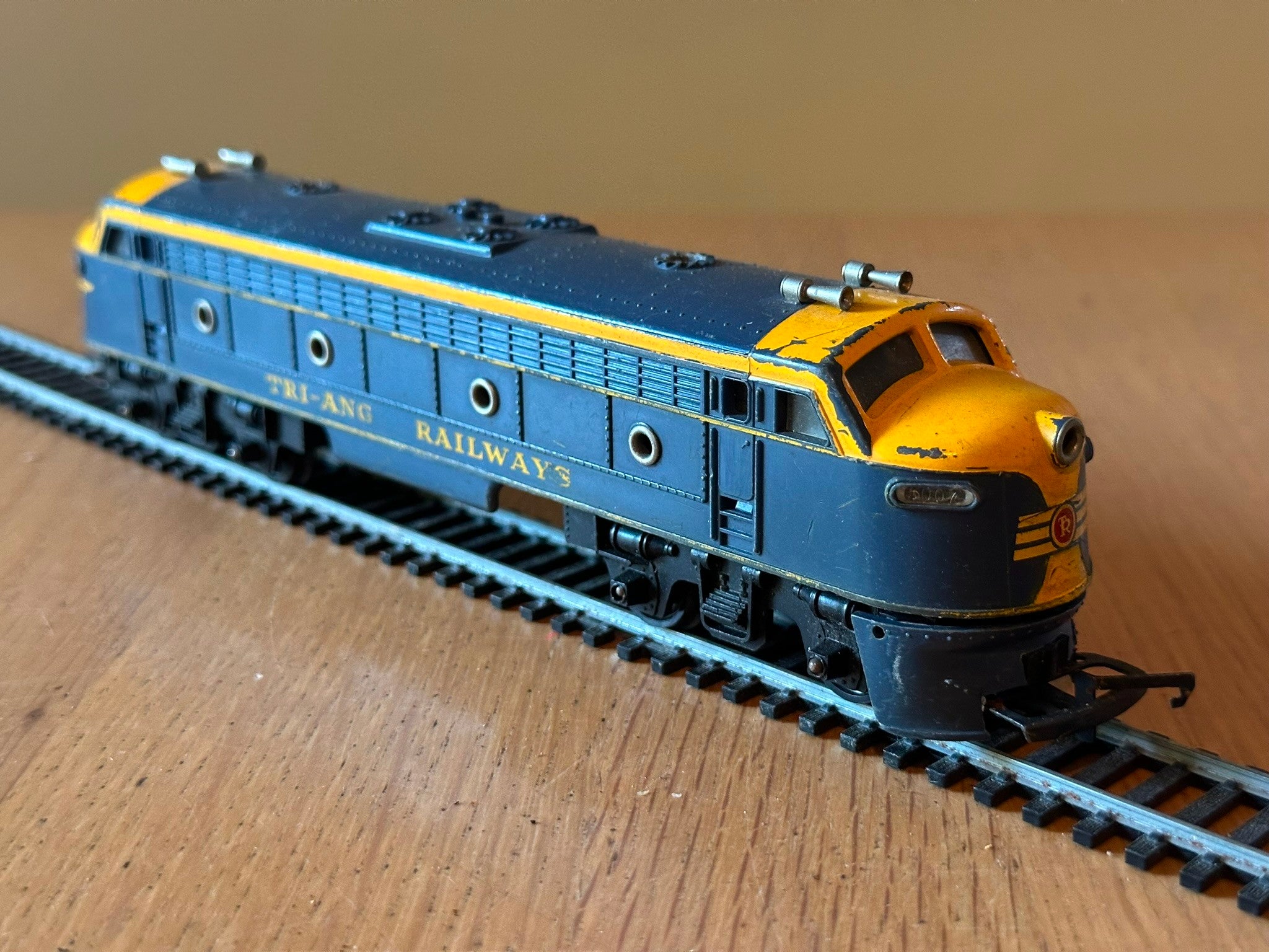 Triang Hornby OO Gauge Transcontinental Double Ended Diesel. Dummy Pow ...