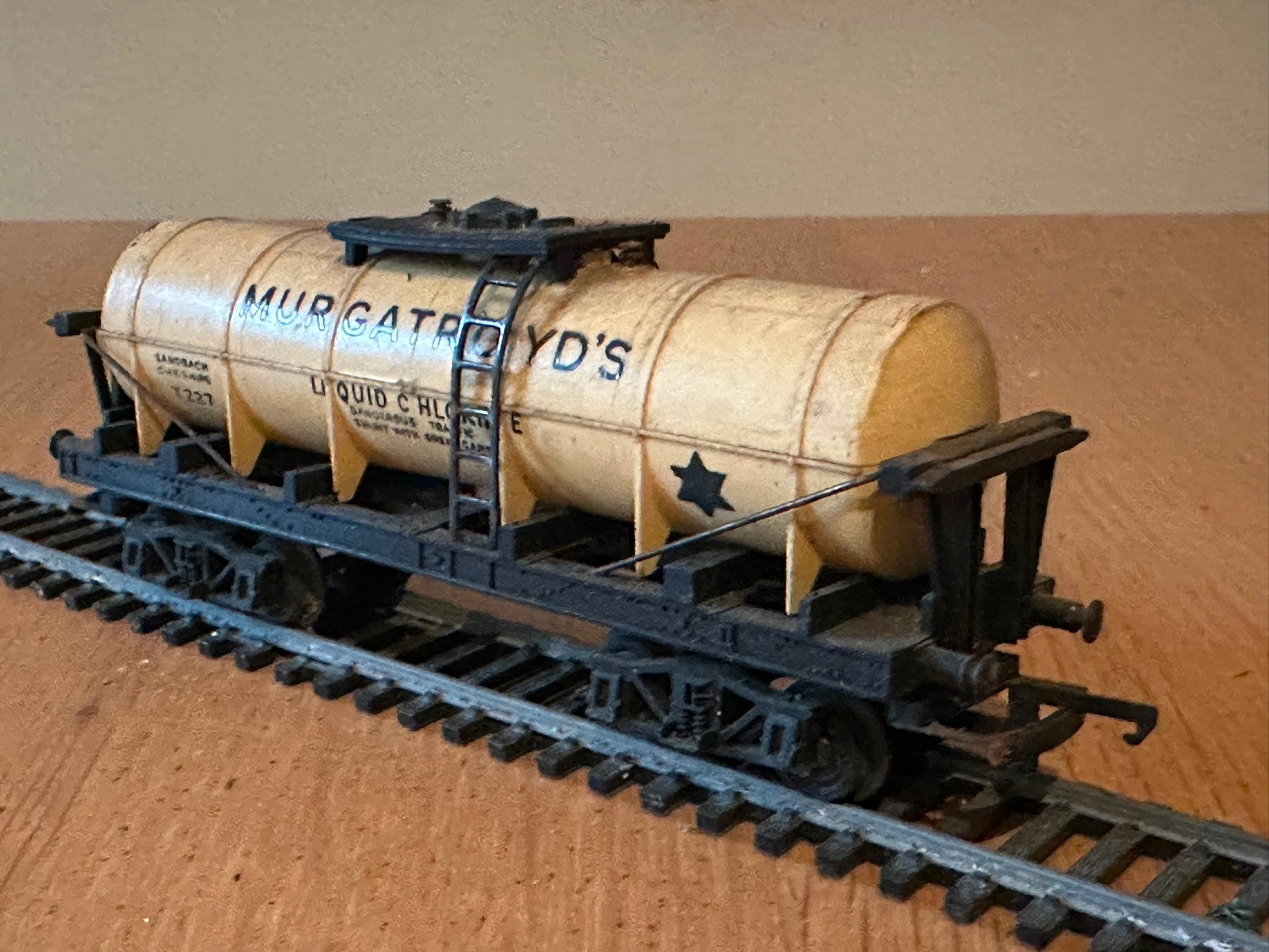 Tri-ang R349 OO Gauge Chlorine Bogie tank wagon - 'Murgatroyd's' T227 ...