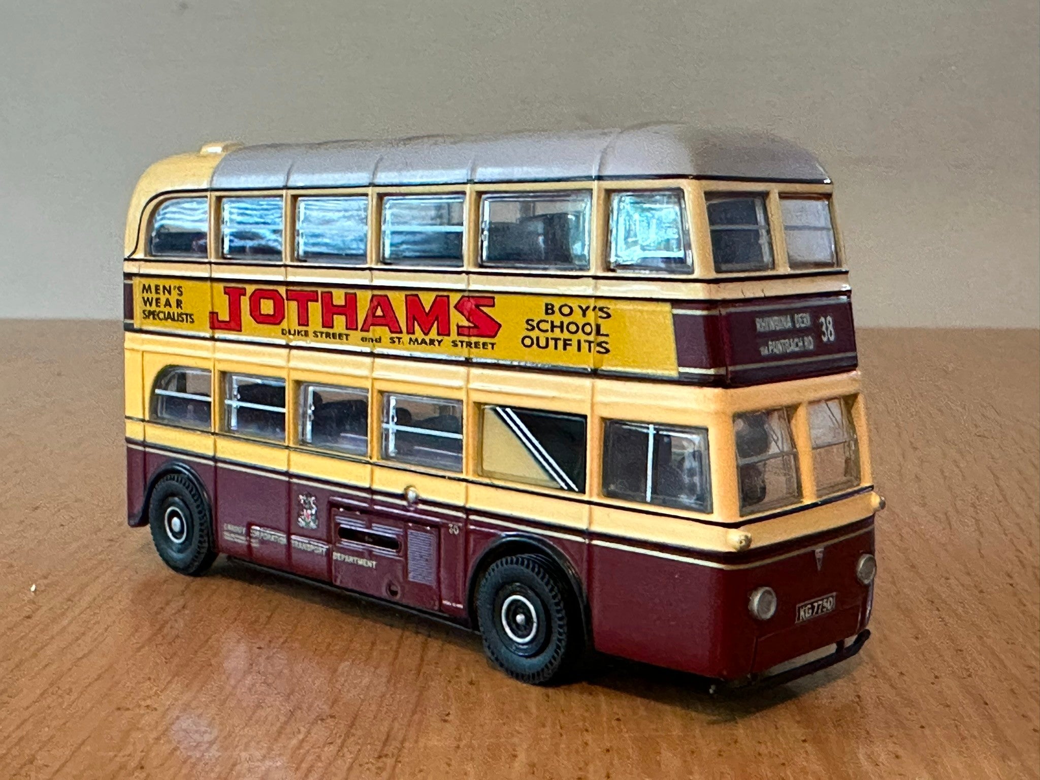 Atlas Great British Buses OO Gauge GBB07 AEC Q Double Deck Bus ...