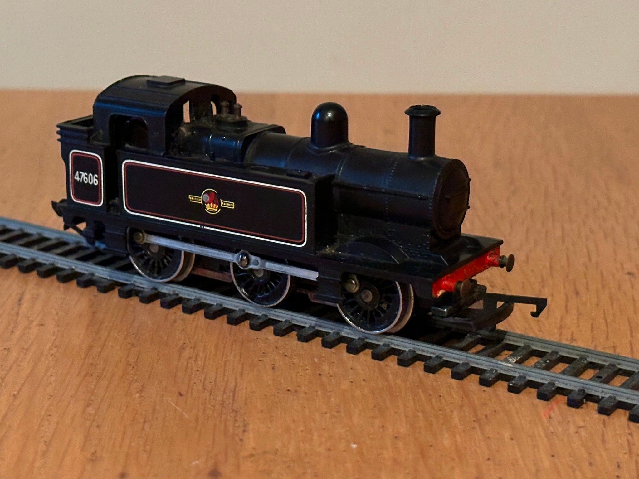Tri-ang R52 Class 3F 0-6-0T Locomotive 47606 in BR black. Tested. Work ...