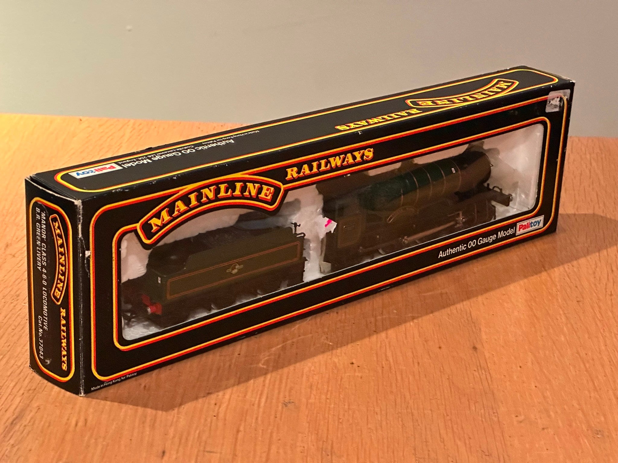 Mainline 37043 Manor Class 4-6-0 7827 'Lydham Manor' in BR Green. Preo ...